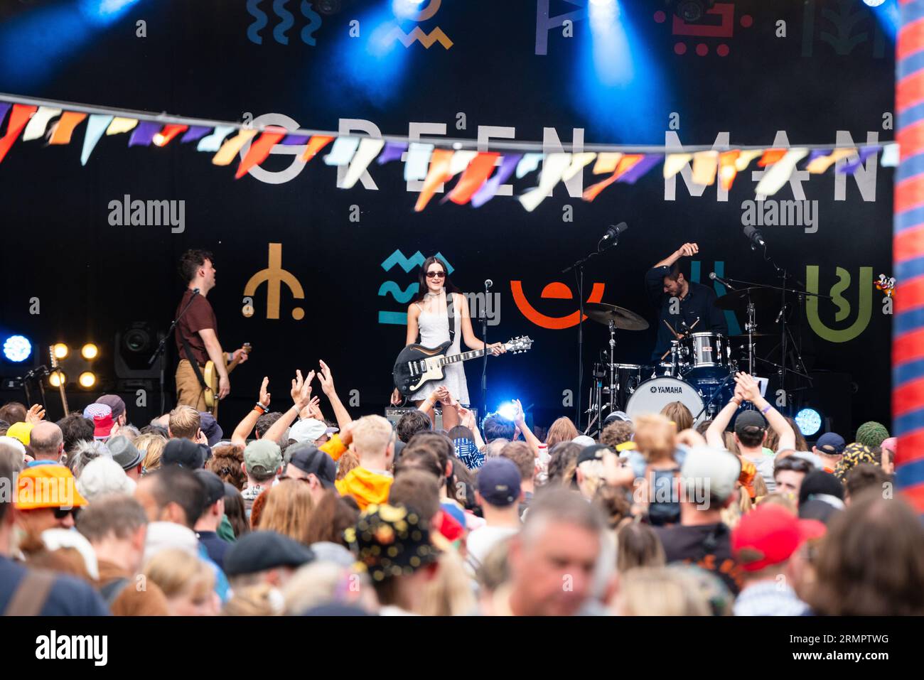 London singer-songwriter Etta Marcus plays to a big crowd in the Walled ...