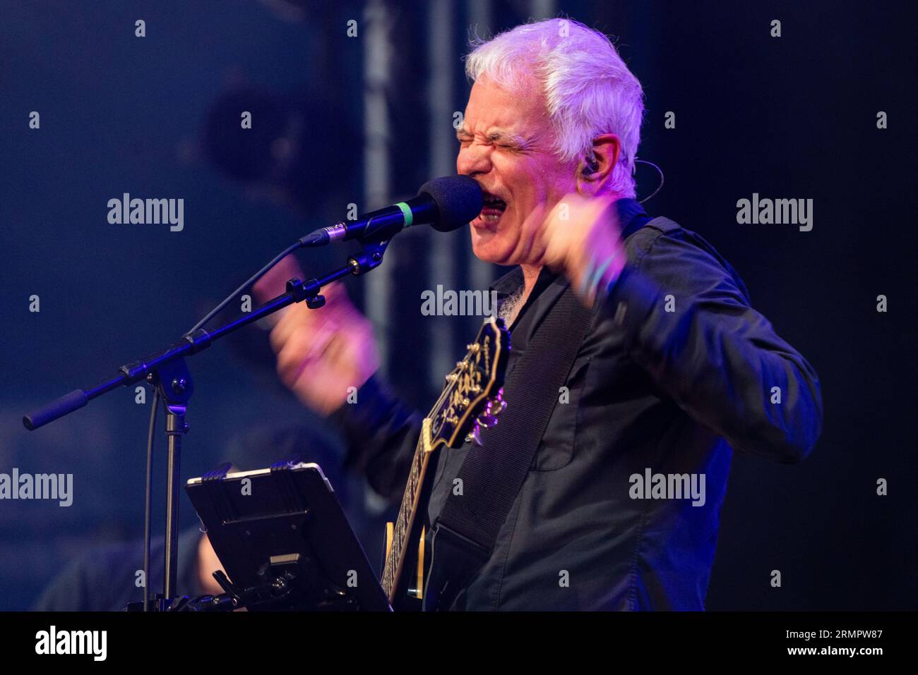 David Gedge of The Wedding Present on the Far Out Stage at Green Man ...