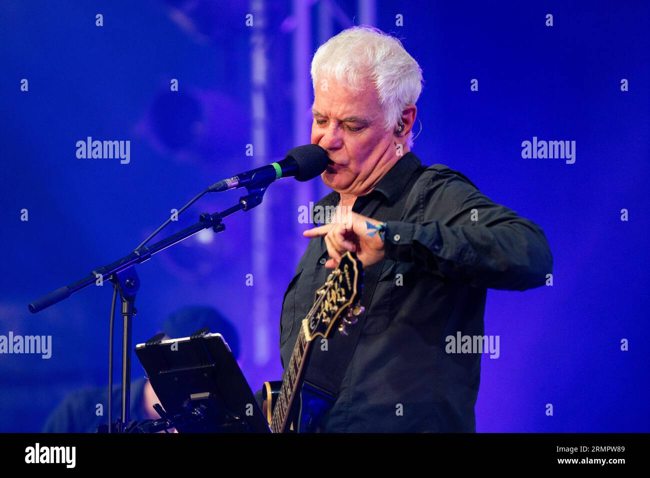 David Gedge of The Wedding Present on the Far Out Stage at Green Man ...