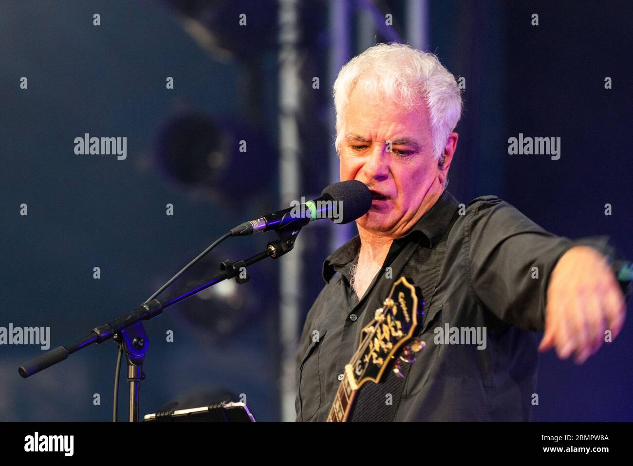 David Gedge of The Wedding Present on the Far Out Stage at Green Man ...