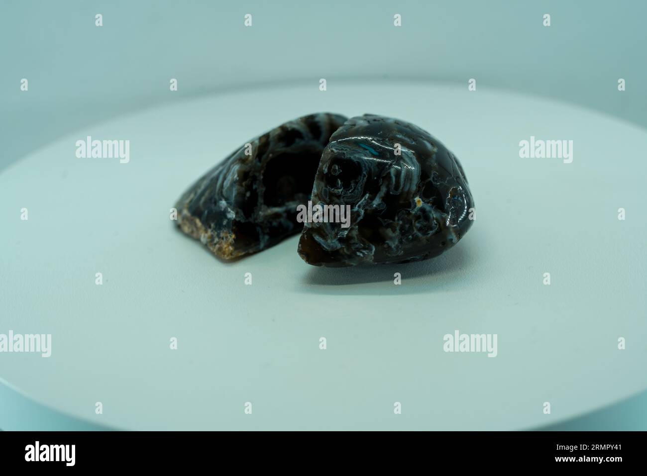 Agate, agate geode is a non-uniformly used term from geology and ...