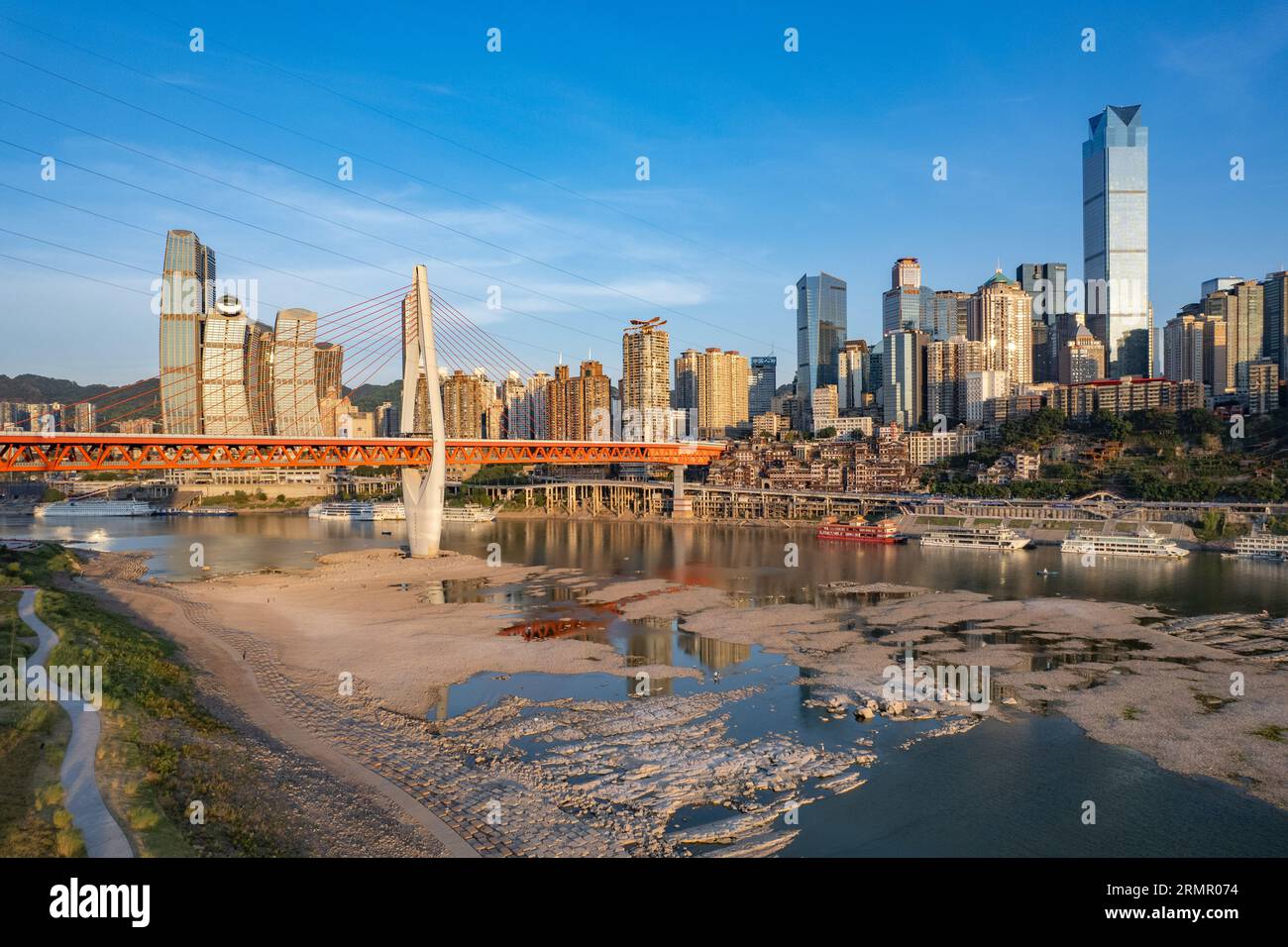 Chongqing, China. 30th Aug, 2023. (FILE) The water level of the Yangtze ...