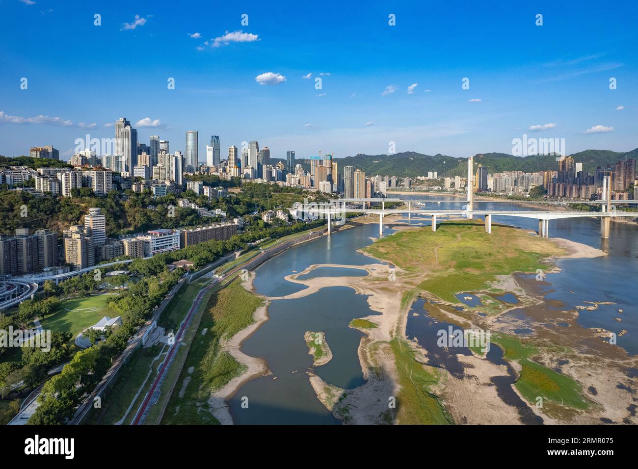 Chongqing, China. 30th Aug, 2023. (FILE) The water level of the Yangtze ...