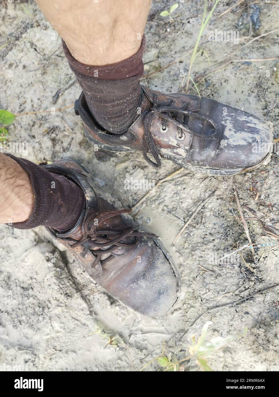 Stuck mud feet hi-res stock photography and images - Alamy