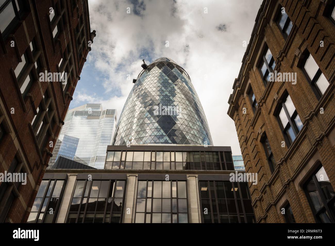 The iconic Norman Foster Gherkin skyscraper in the City of London ...