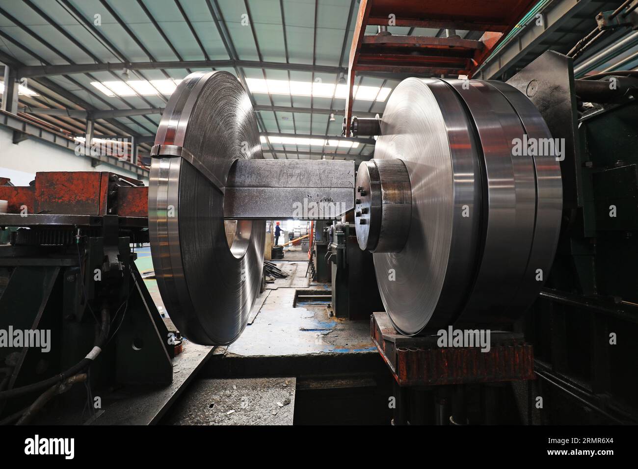 The strip production line is in a public rail company, North China ...