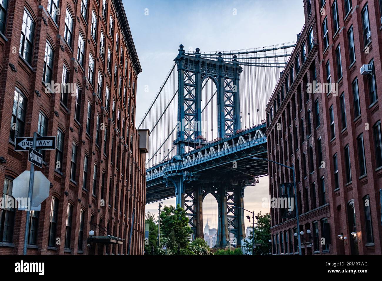 bridge connecting Lower Manhattan with Downtown Brooklyn. new york ...