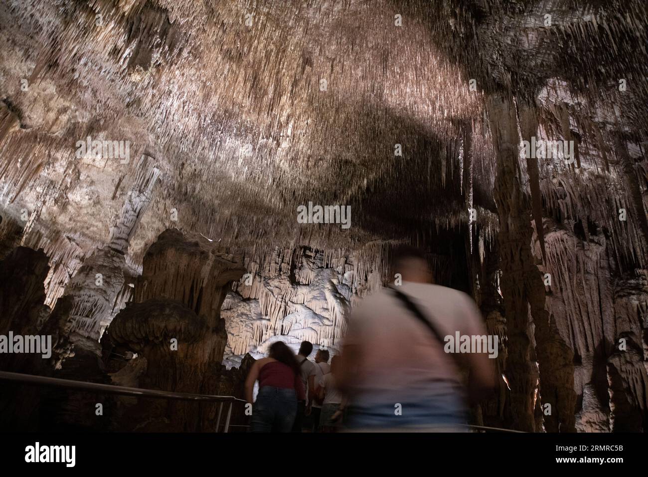 Manacor, Spain. 28th Aug, 2023. Visitors to the Dragon Caves in Porto ...