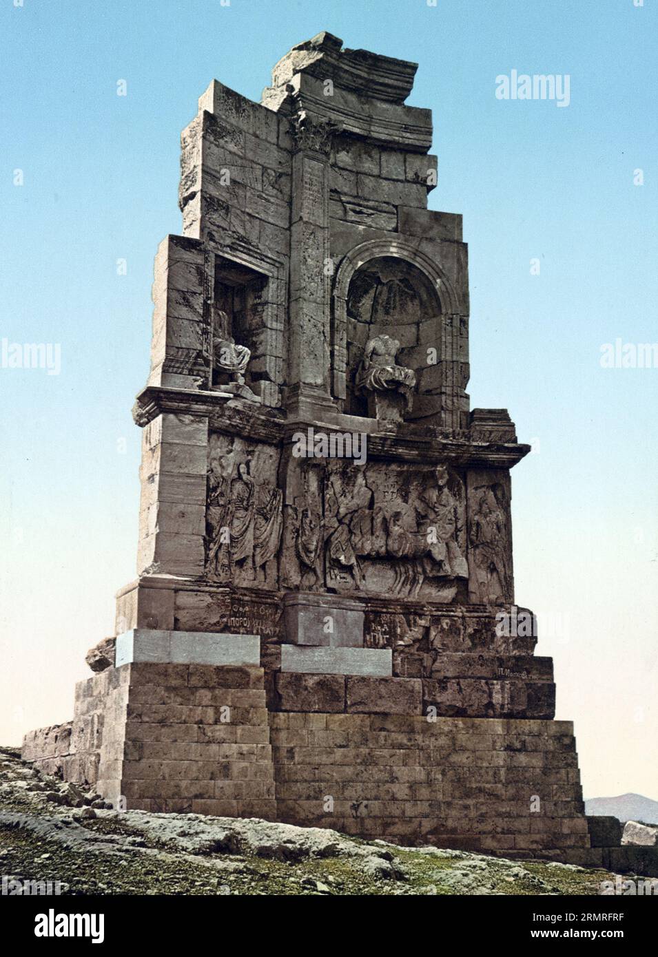 Philopapposmonument, weithin sichtbares Grabmonument auf dem Musenhügel südwestlich der ...