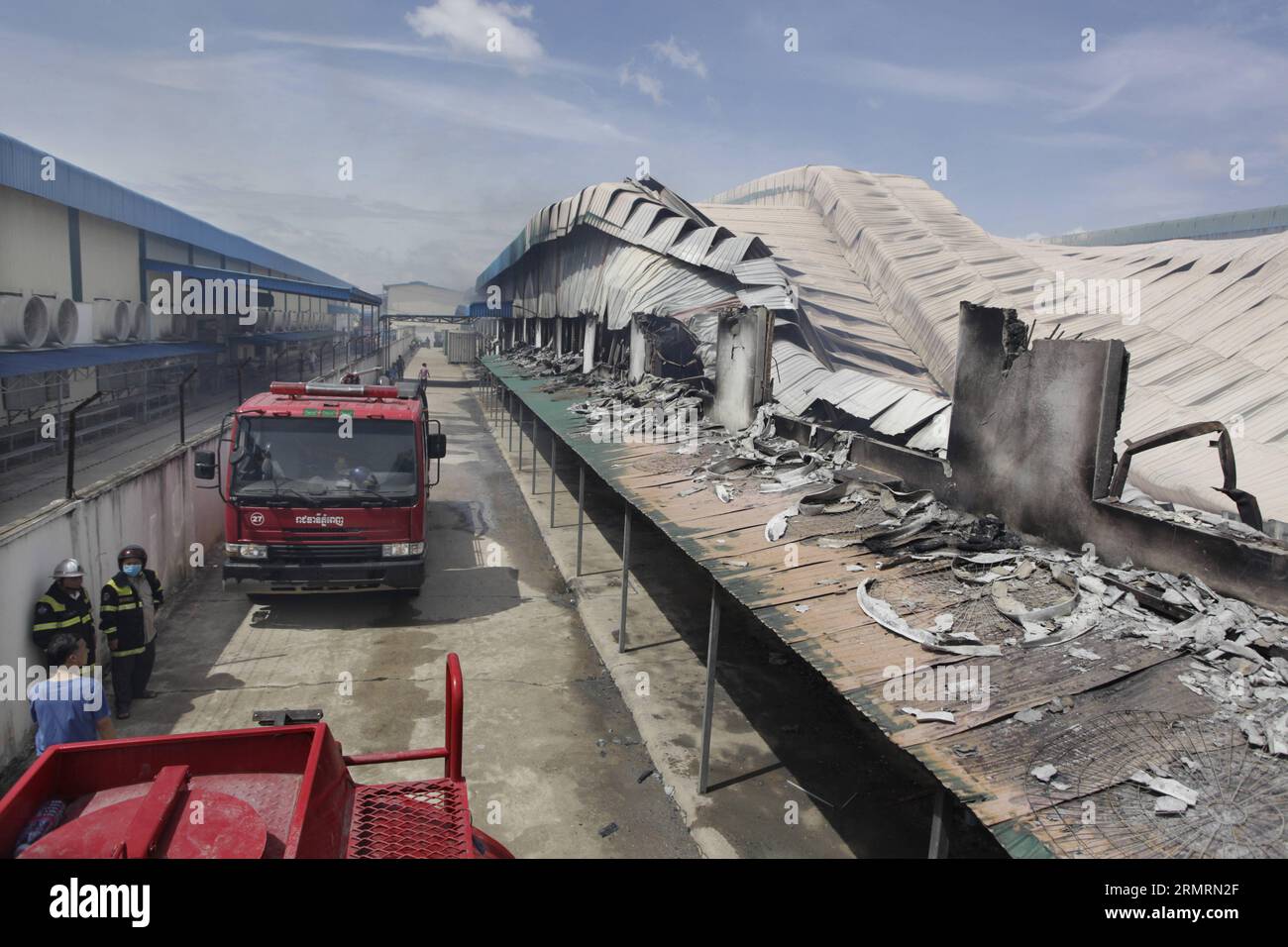 Cambodia garment factory hi-res stock photography and images - Alamy