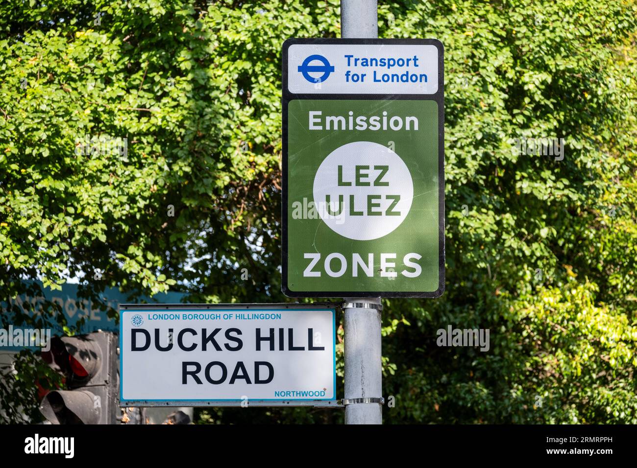 Ulez camera sign hi-res stock photography and images - Alamy