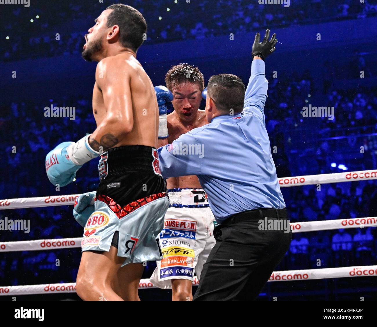 Tokyo, Japan. 25th July, 2023. Referee Ramon Pena steps in between Cuba ...