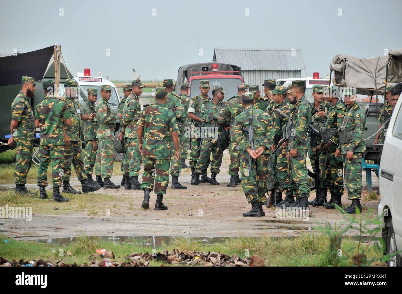 Bangladesh army soldiers hi-res stock photography and images - Alamy