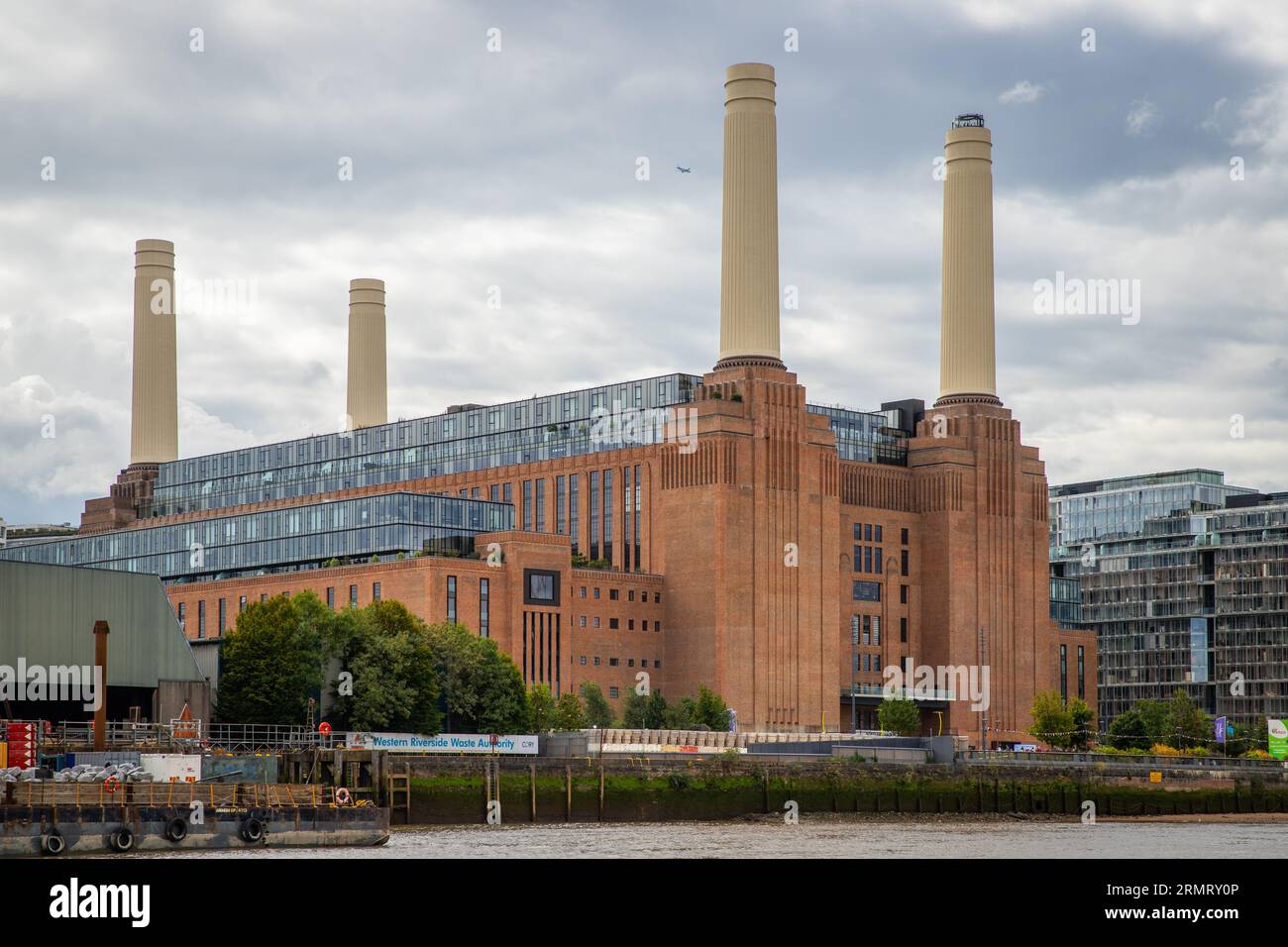 Battersea landmarks hi-res stock photography and images - Alamy