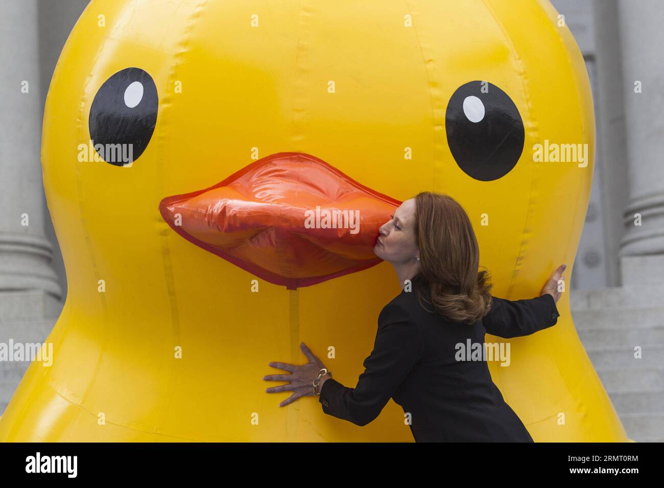 (140809) -- LOS ANGELES, -- Amy Wakeland, wife of Los Angeles Mayor ...