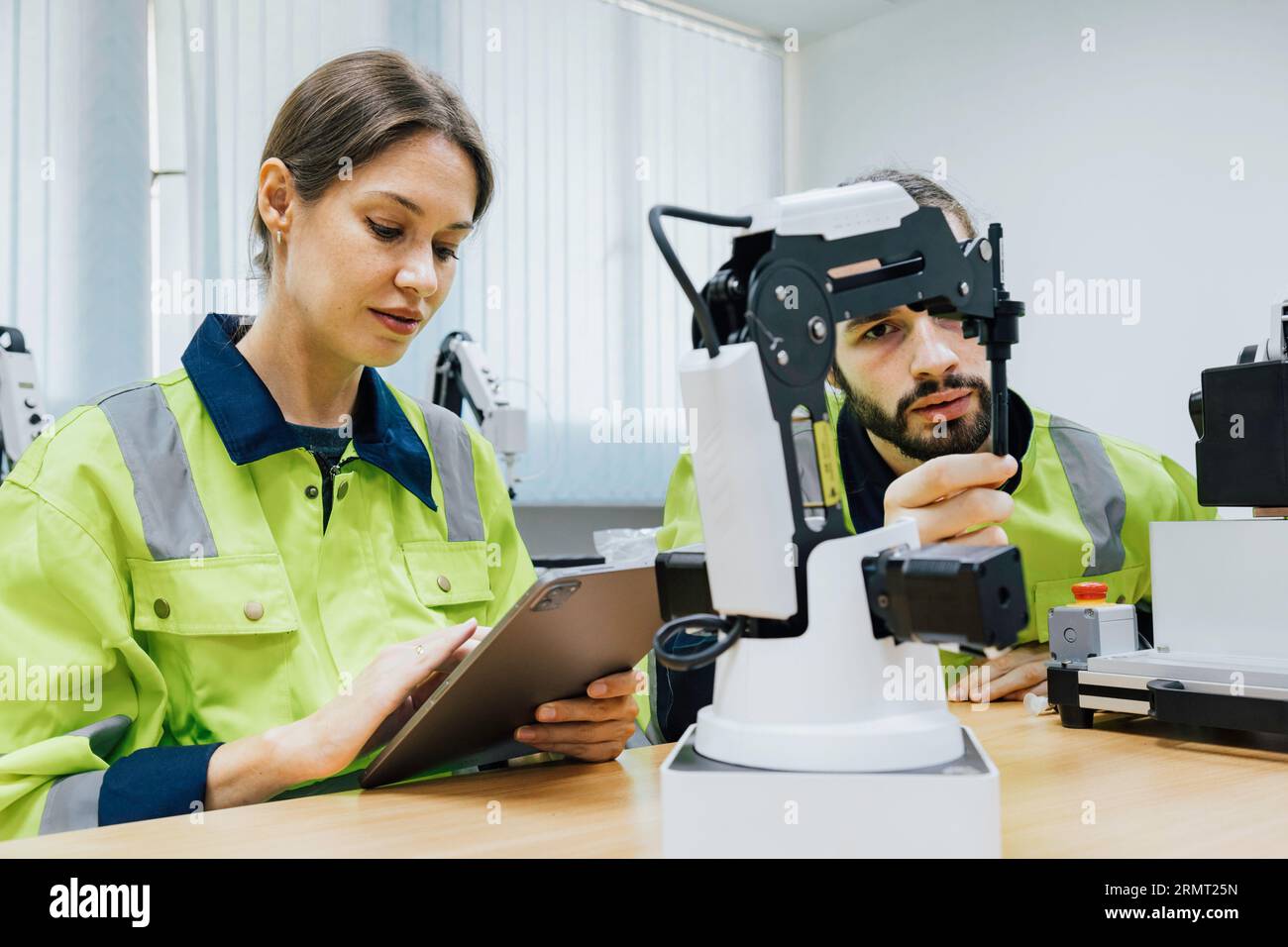 Automation engineering hi-res stock photography and images - Alamy