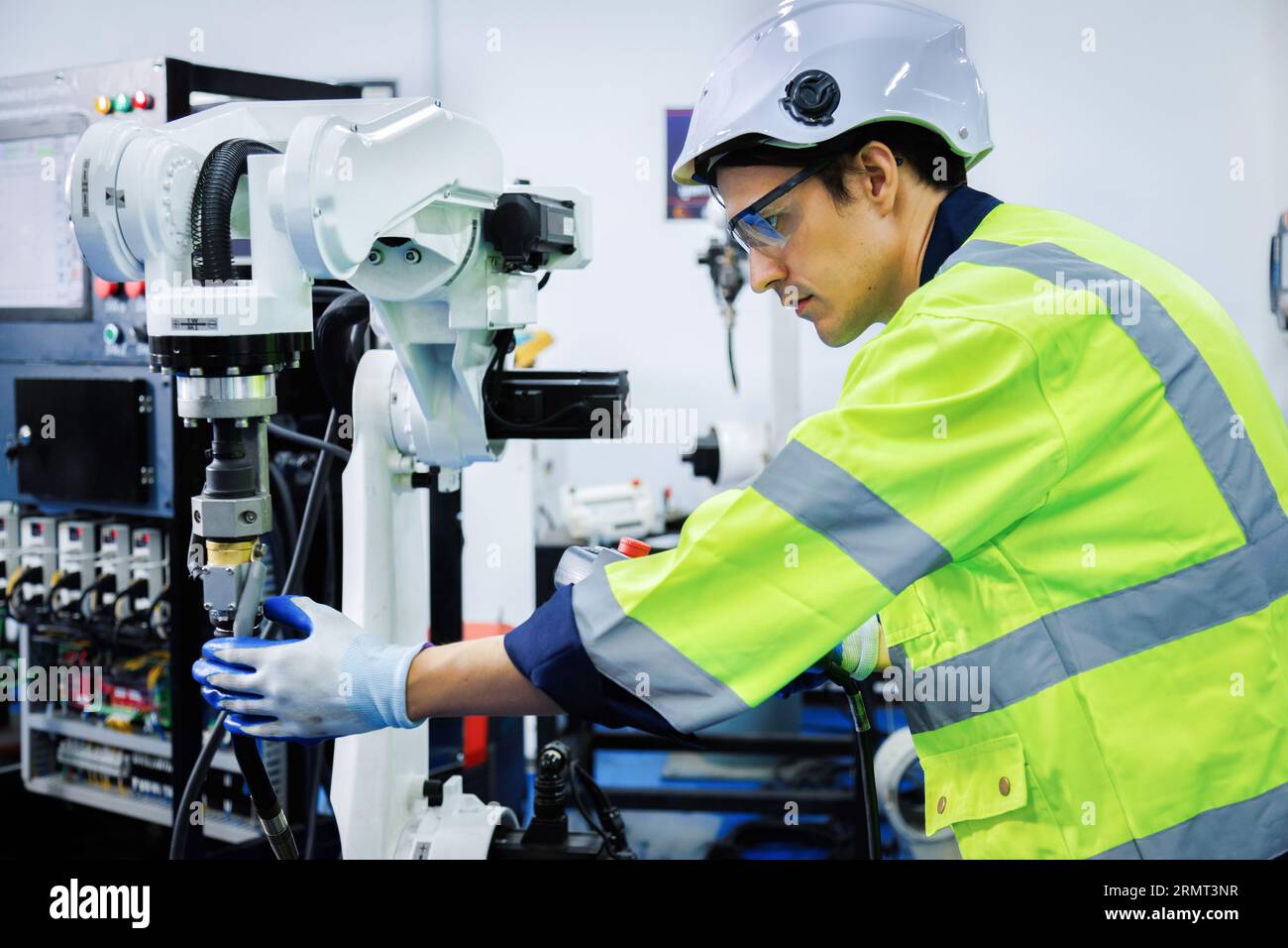 Engineer technology male machine hi-res stock photography and images ...