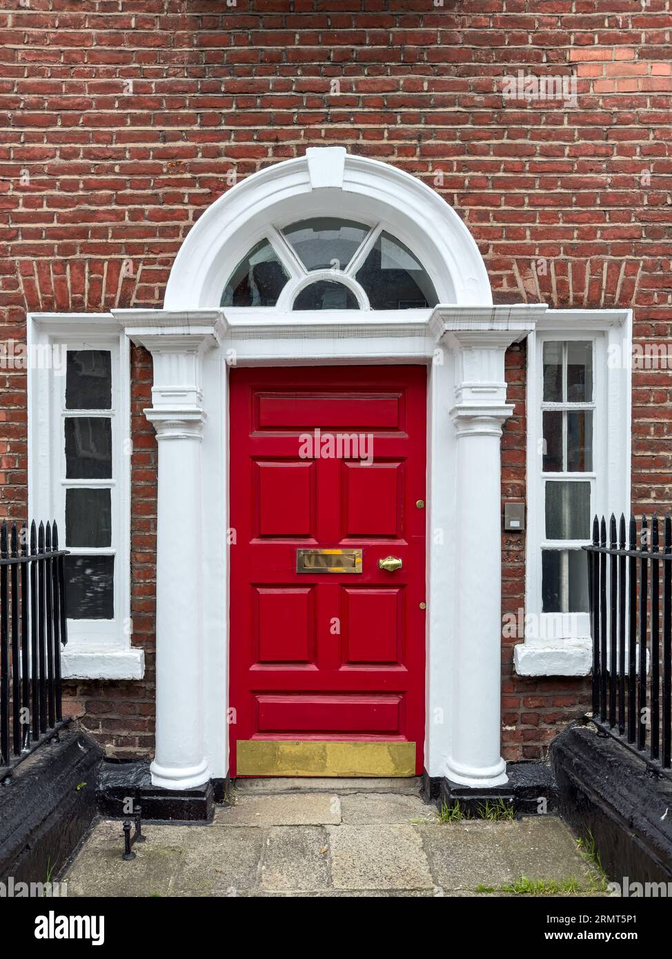 A famous red painted Georgian door in Dublin, capital of Ireland Stock ...