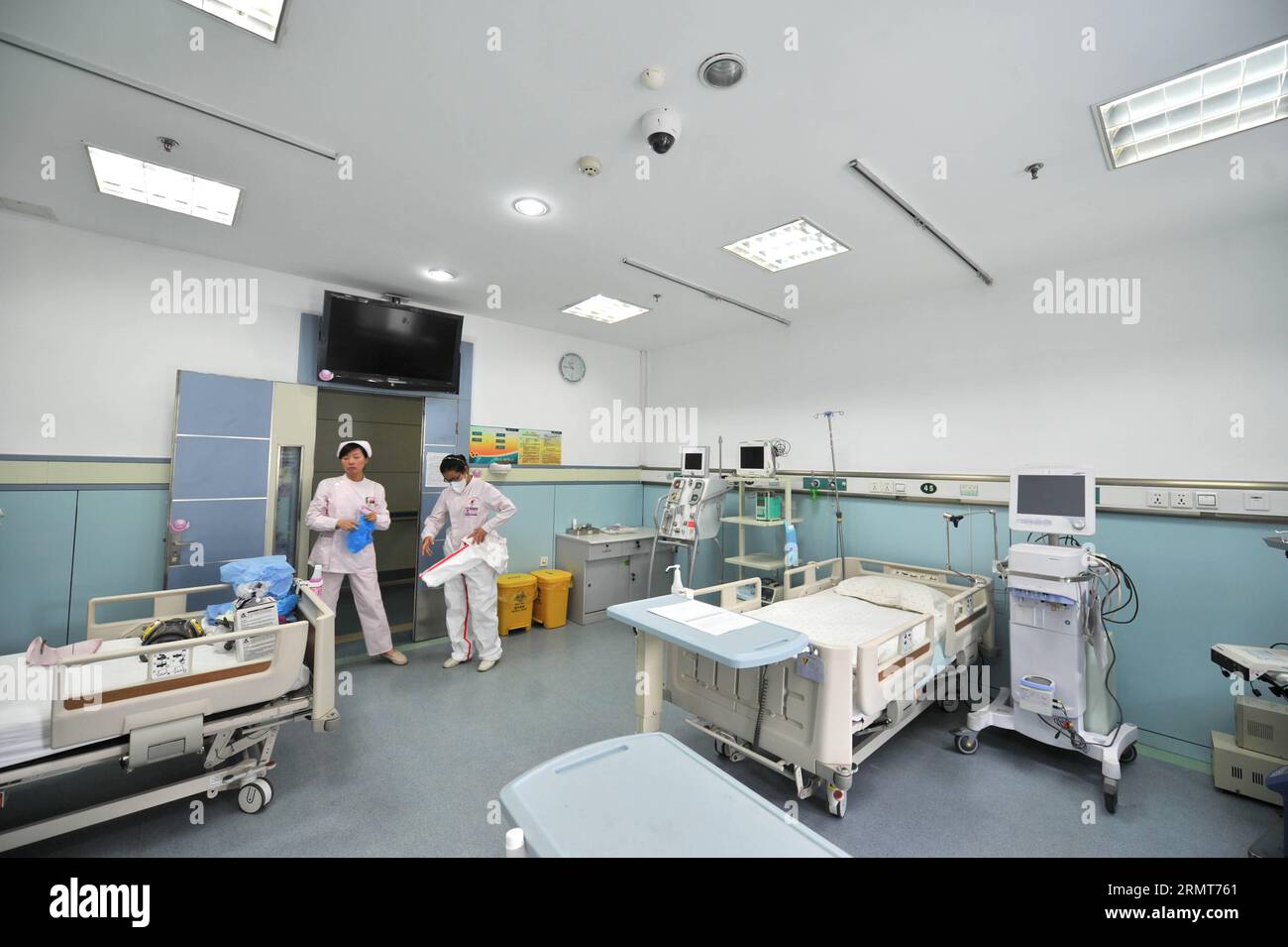 Ebola isolation ward hi-res stock photography and images - Alamy