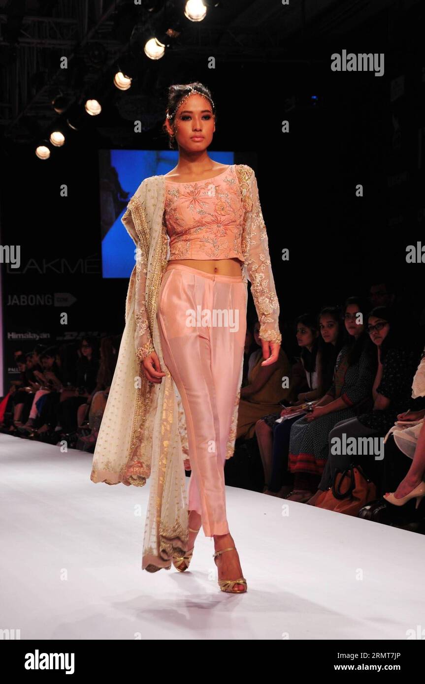 Zara fashion show hi-res stock photography and images - Alamy