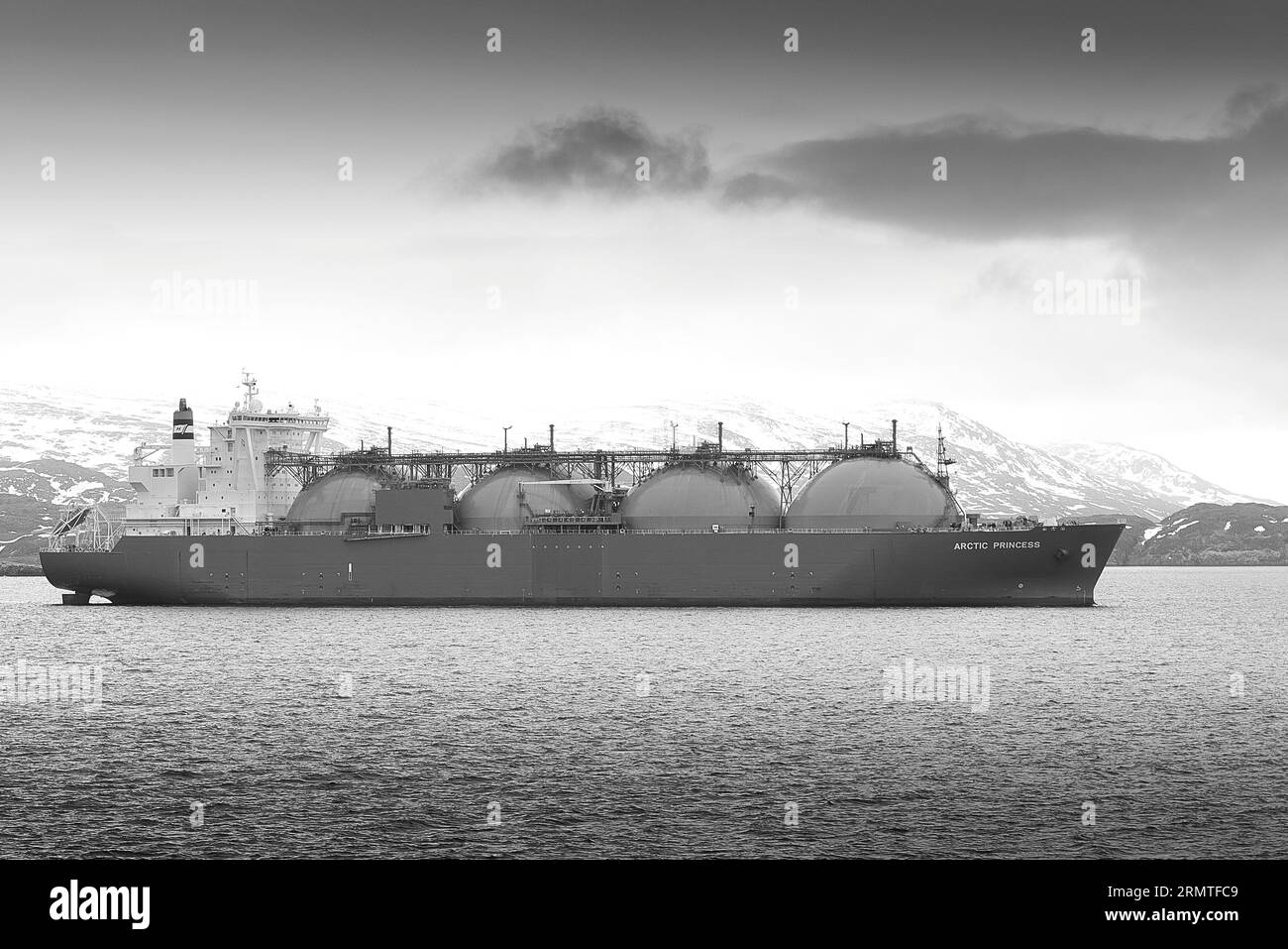 Lng tanker carrier ship hi-res stock photography and images - Alamy