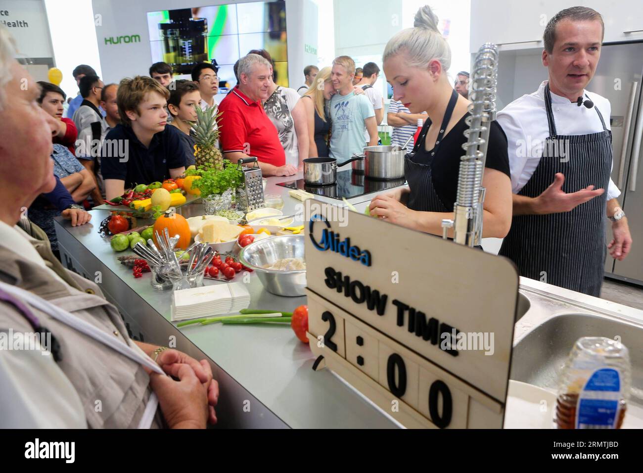 Midea appliances hi-res stock photography and images - Alamy