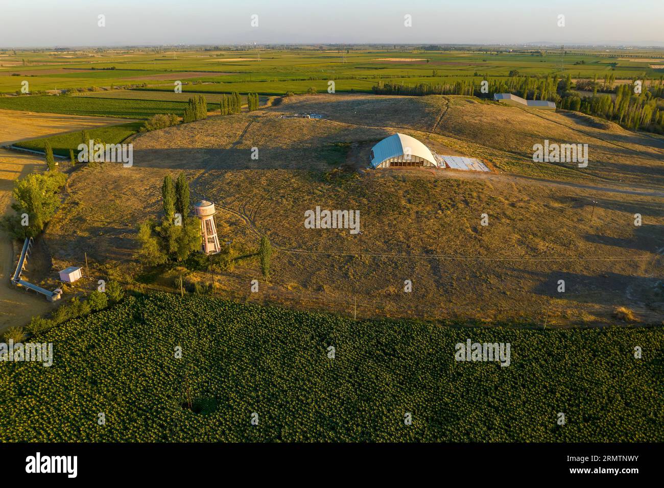 Catalhoyuk is oldest town in world with large Neolithic and ...