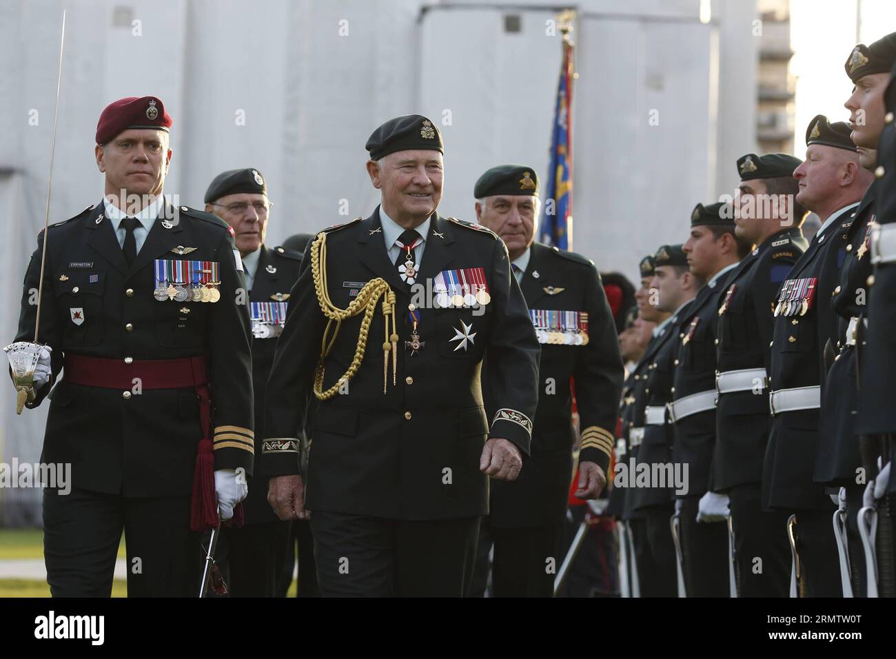 Royal 22nd regiment hi-res stock photography and images - Alamy