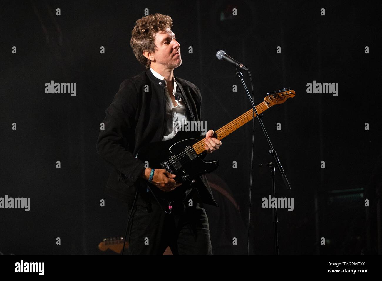 Hamilton Leithauser of The Walkmen on the Mountain Stage at Green Man ...