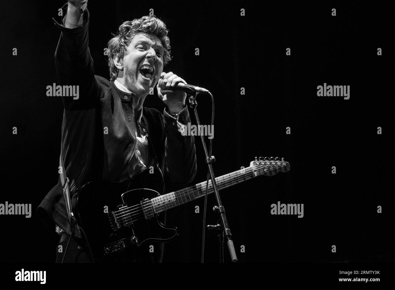 Hamilton Leithauser of The Walkmen on the Mountain Stage at Green Man ...