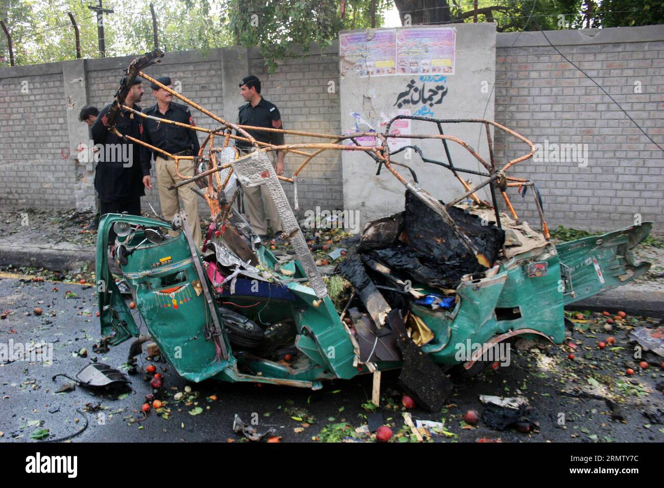 Auto rickshaw pakistan hi-res stock photography and images - Alamy