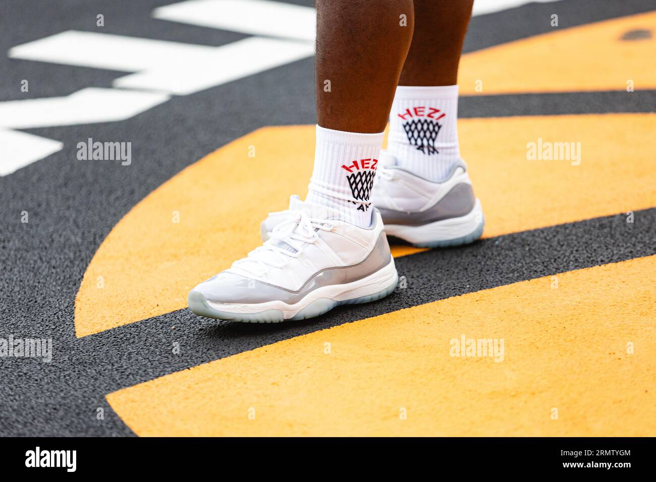 Blue cage basketball courts hi-res stock photography and images - Alamy