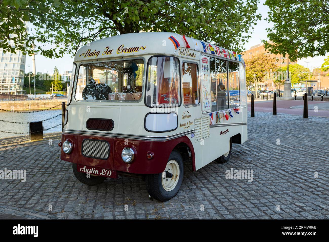 Commer ice cream van hi-res stock photography and images - Alamy