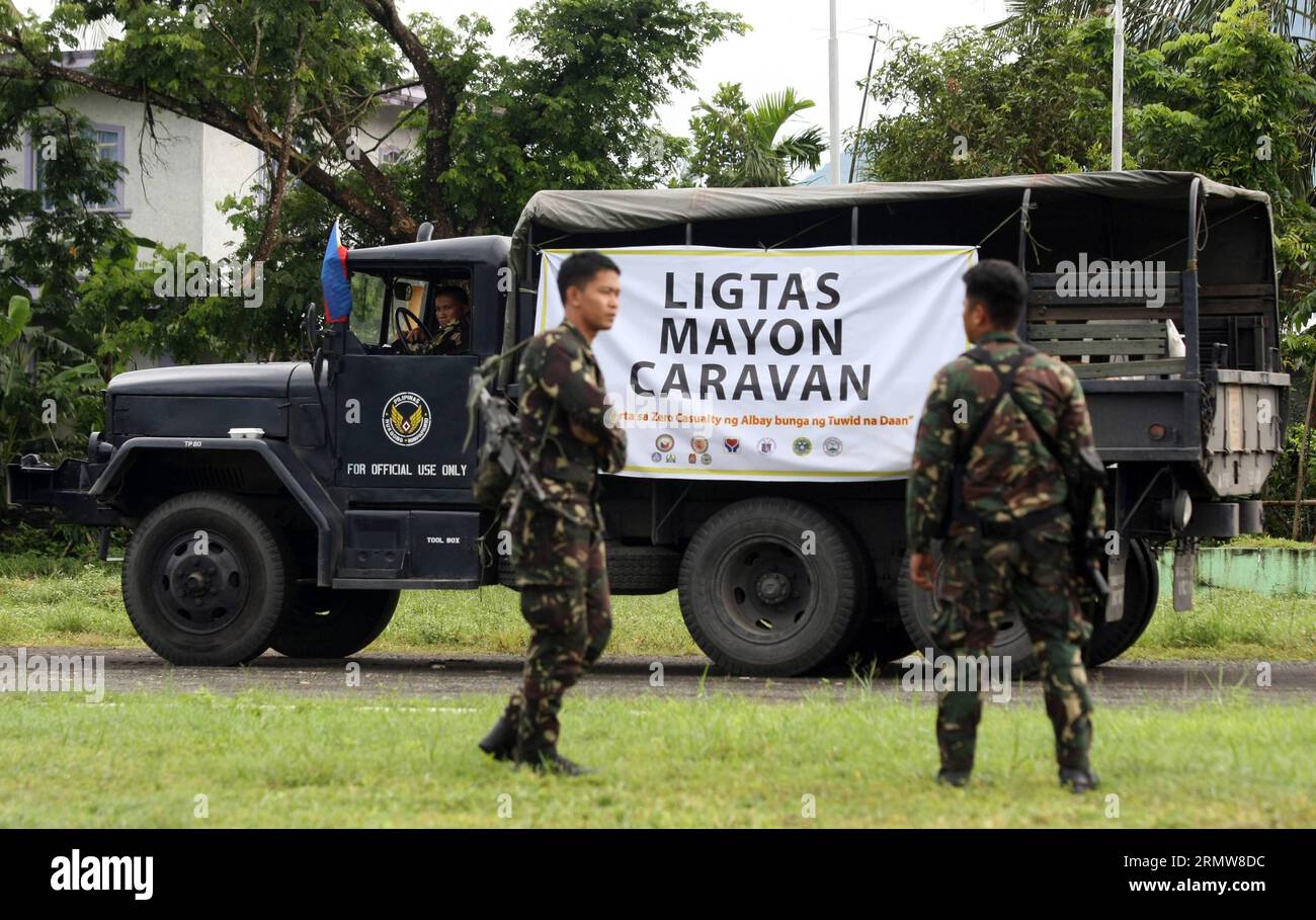 (141012) -- ALBAY, Oct. 12, 2014 -- Soldiers from the Philippine Army ...