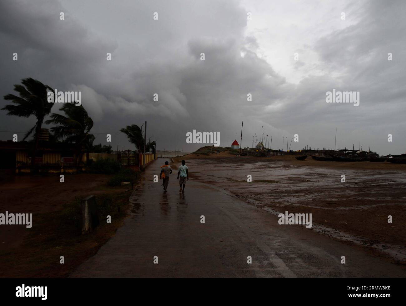 Orissa cyclone hi-res stock photography and images - Alamy