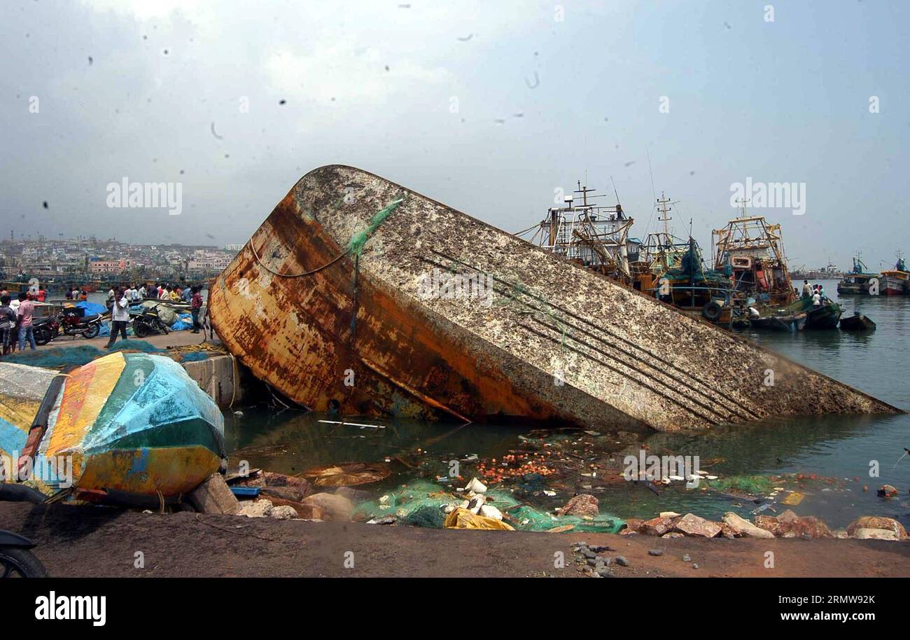 Hudhud cyclone hi-res stock photography and images - Alamy