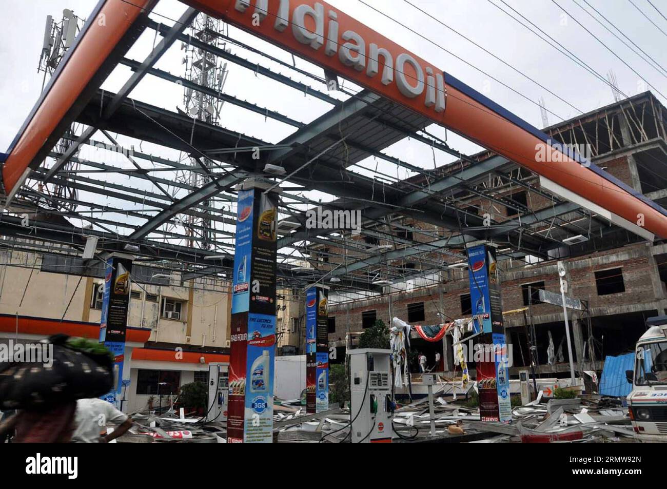 Hudhud cyclone hi-res stock photography and images - Alamy