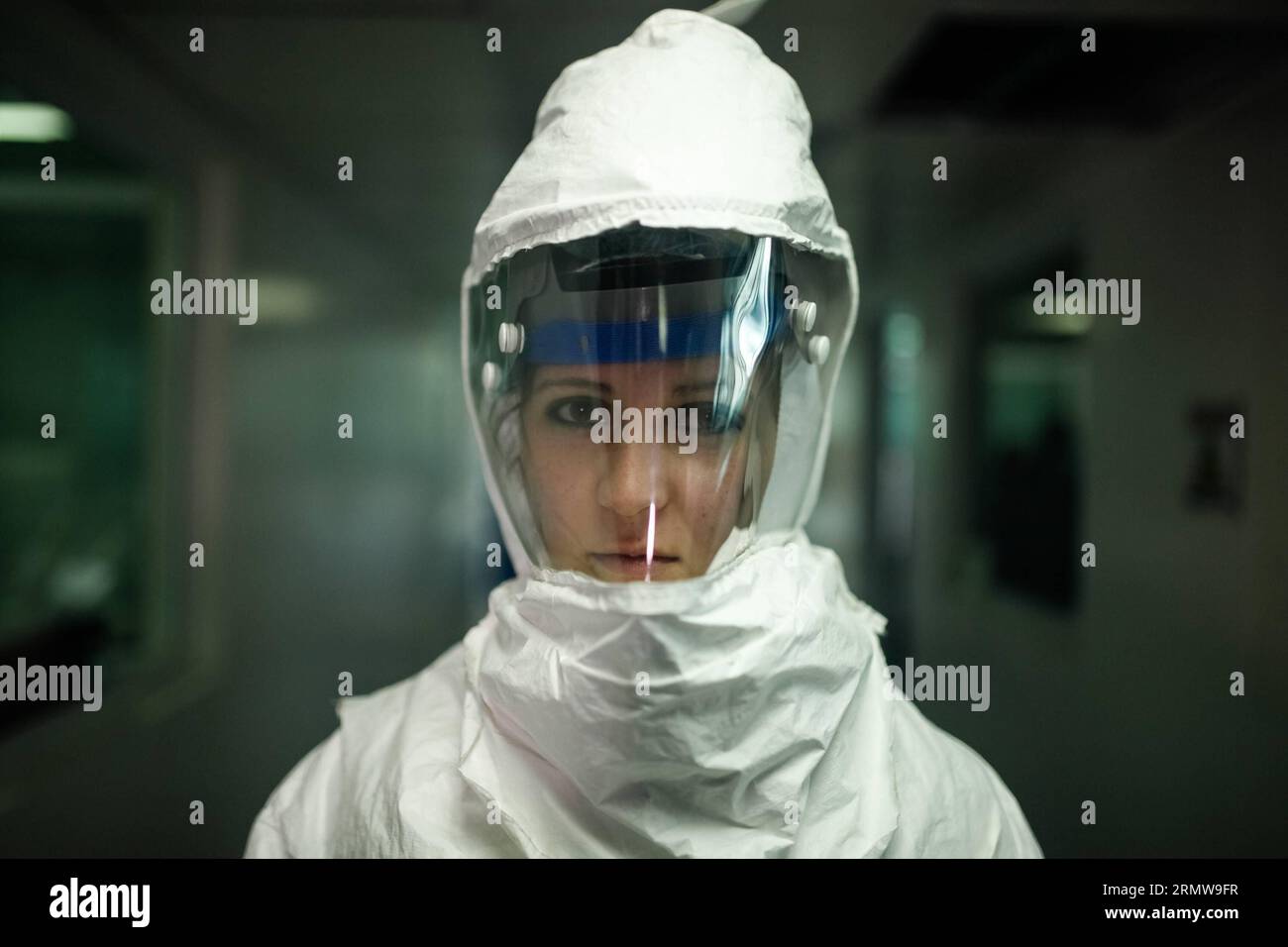 Biosecurity suit hi-res stock photography and images - Alamy