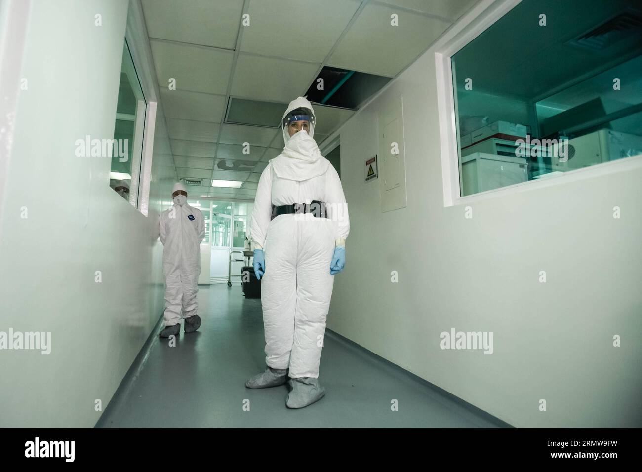 Biosecurity suit hi-res stock photography and images - Alamy
