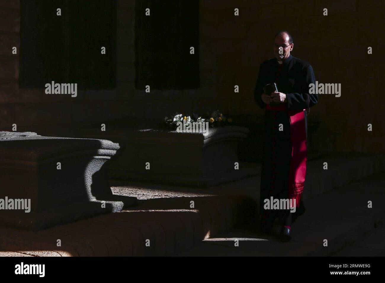 Priest praying world war ii hi-res stock photography and images - Alamy