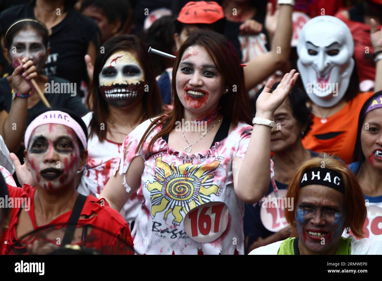 Zombiemake up hi-res stock photography and images - Alamy