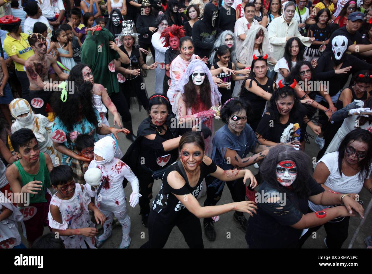 Zombiemake up hi-res stock photography and images - Alamy