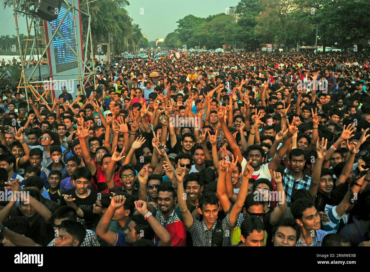 Bangladesh's national cricketers get a warm reception by the BCB to ...