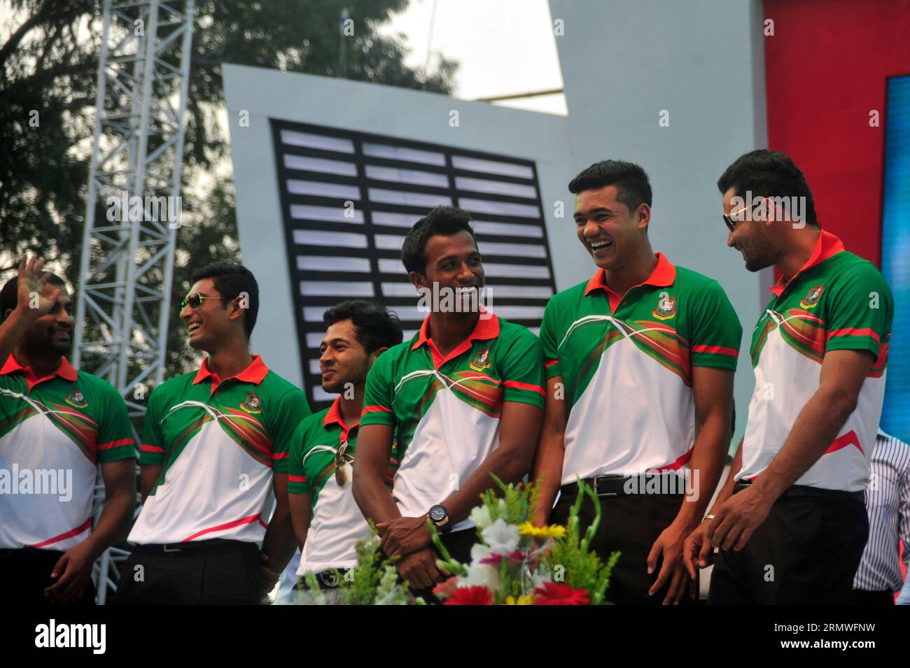 Bangladesh's national cricketers get a warm reception by the BCB to ...