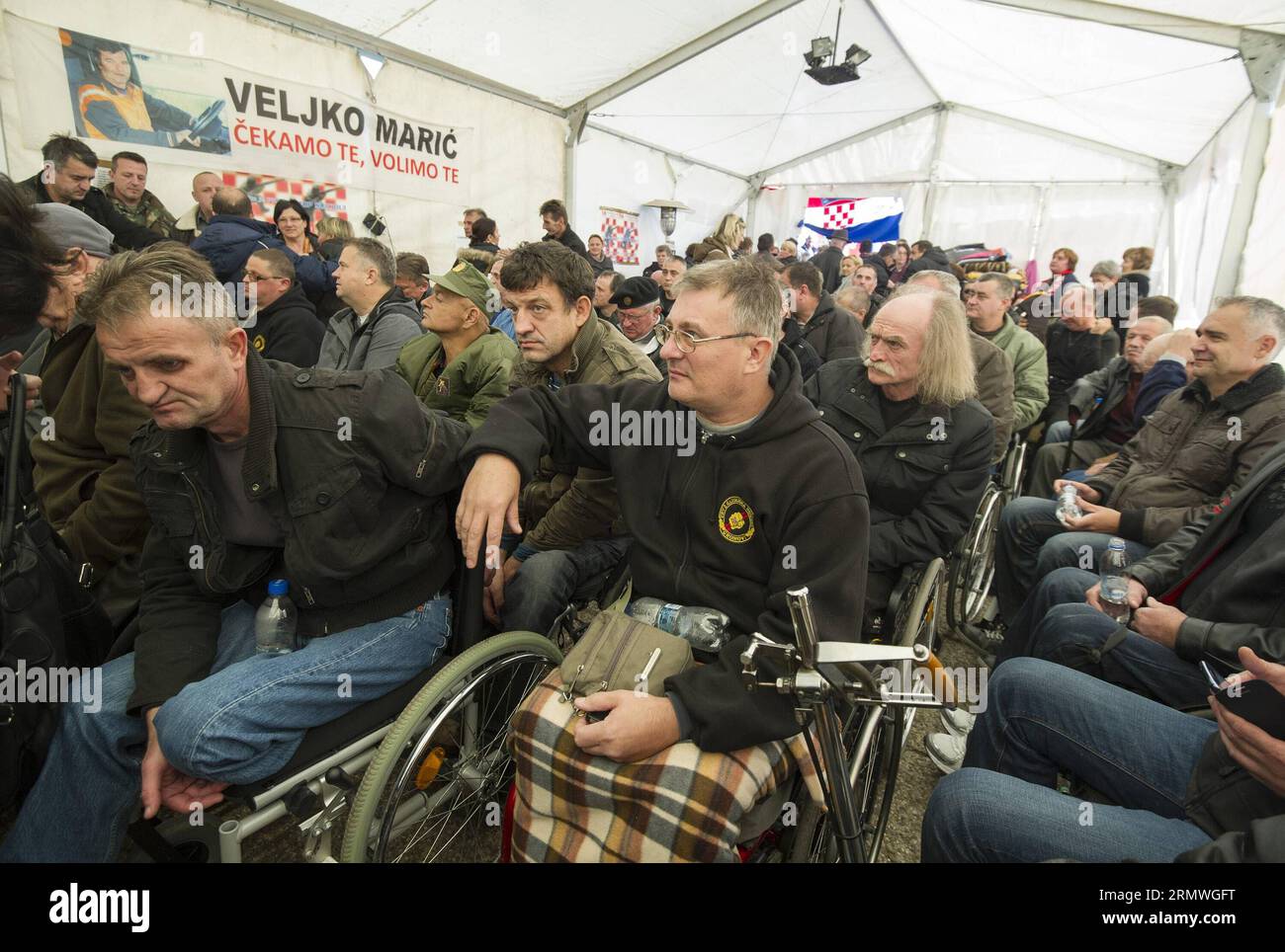 (141028) -- ZAGREB, Oct. 28, 2014 -- Croatian war veterans protest ...