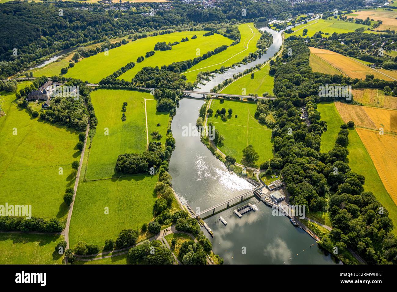 Kemnade moated castle with ruhr bridge kemnade hi-res stock photography ...