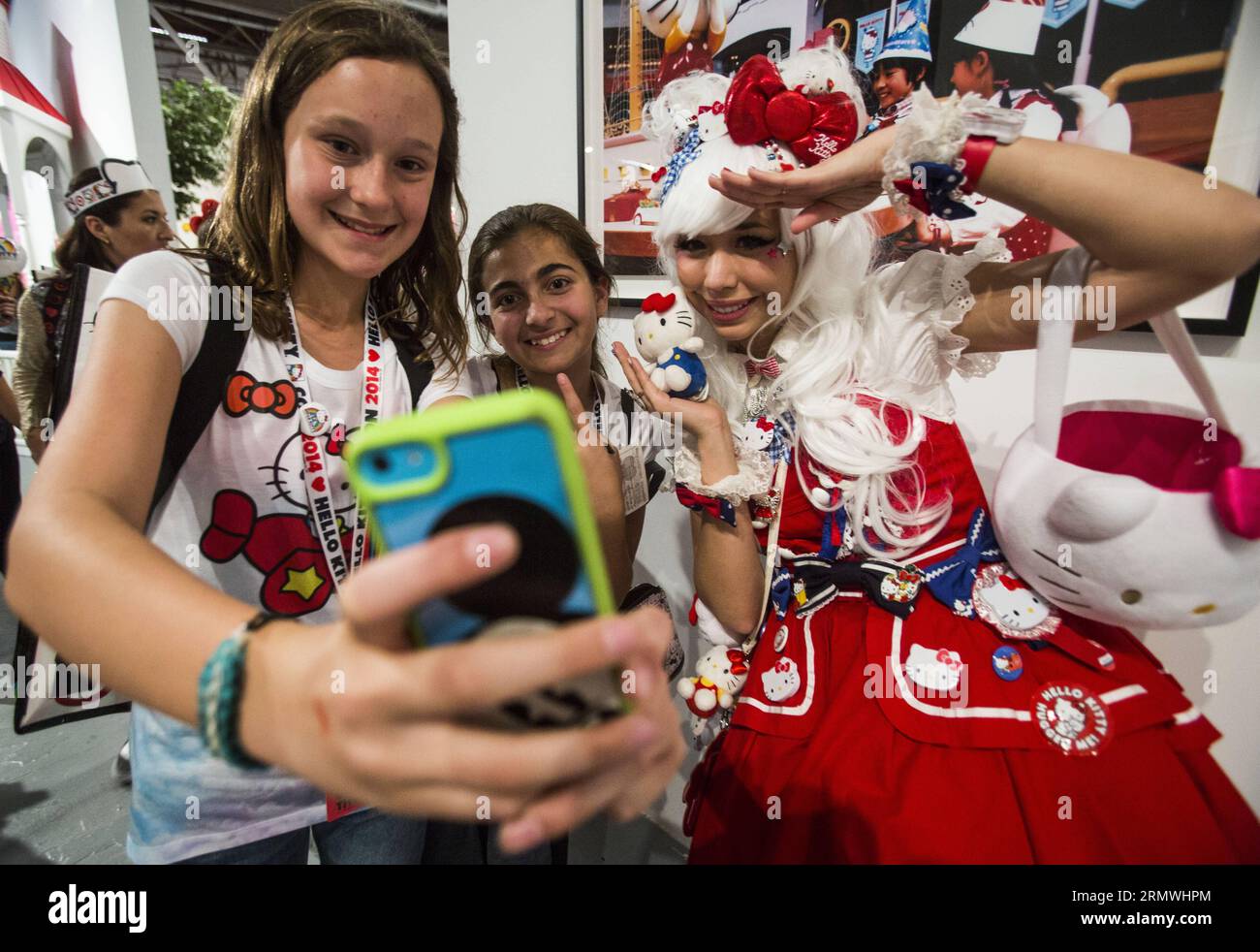 (141031) -- LOS ANGELES, Oct. 30, 2014 -- Fans take a selfie with a ...