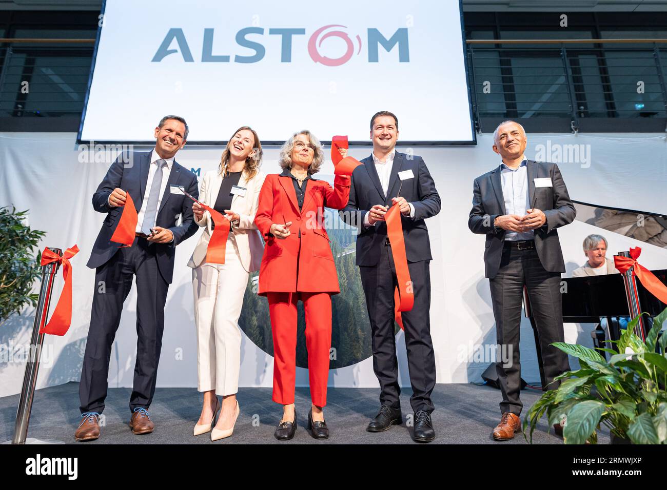Brunswick, Germany. 30th Aug, 2023. Olaf Lies (SPD, l-r), Minister of ...