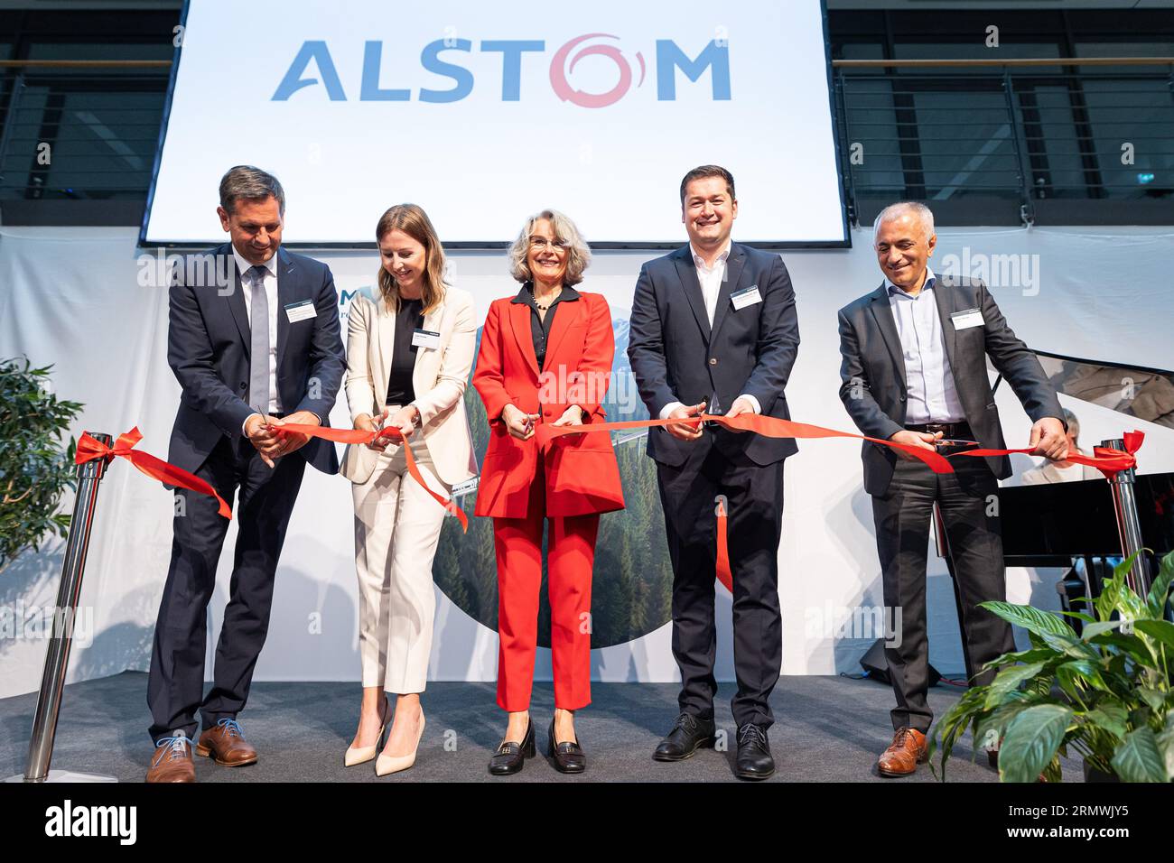 Brunswick, Germany. 30th Aug, 2023. Olaf Lies (SPD, l-r), Minister of ...