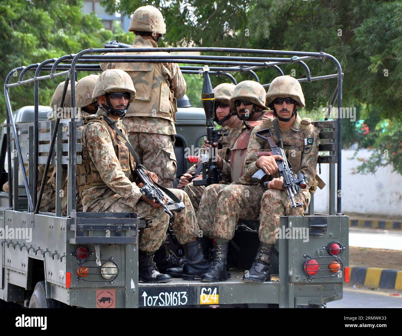 (141101) -- KARACHI, Nov. 1, 2014 -- Pakistani army troops patrol as ...